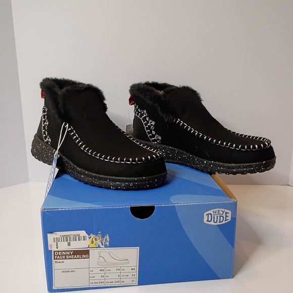 Hey Dude | Shoes | Hey Dude Black Faux Shearling Boots | Poshmark